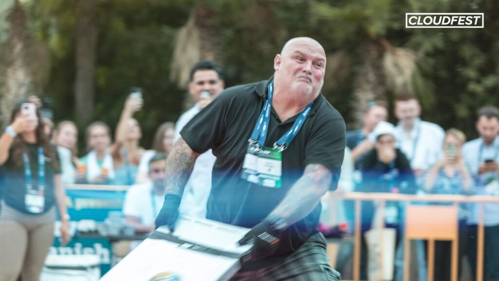 「世界サーバー投げ選手権」今年もドイツで開催へ。参加条件は「サーバーを遠くへ投げたい」という決意のみ